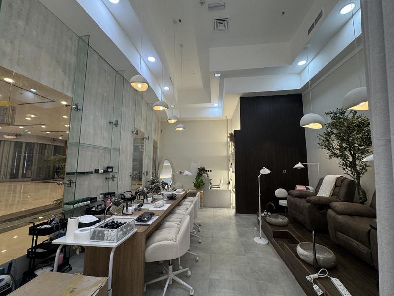 Beauty Salon for Sale in Dubai, United Arab Emirates seeking AED 650 ...